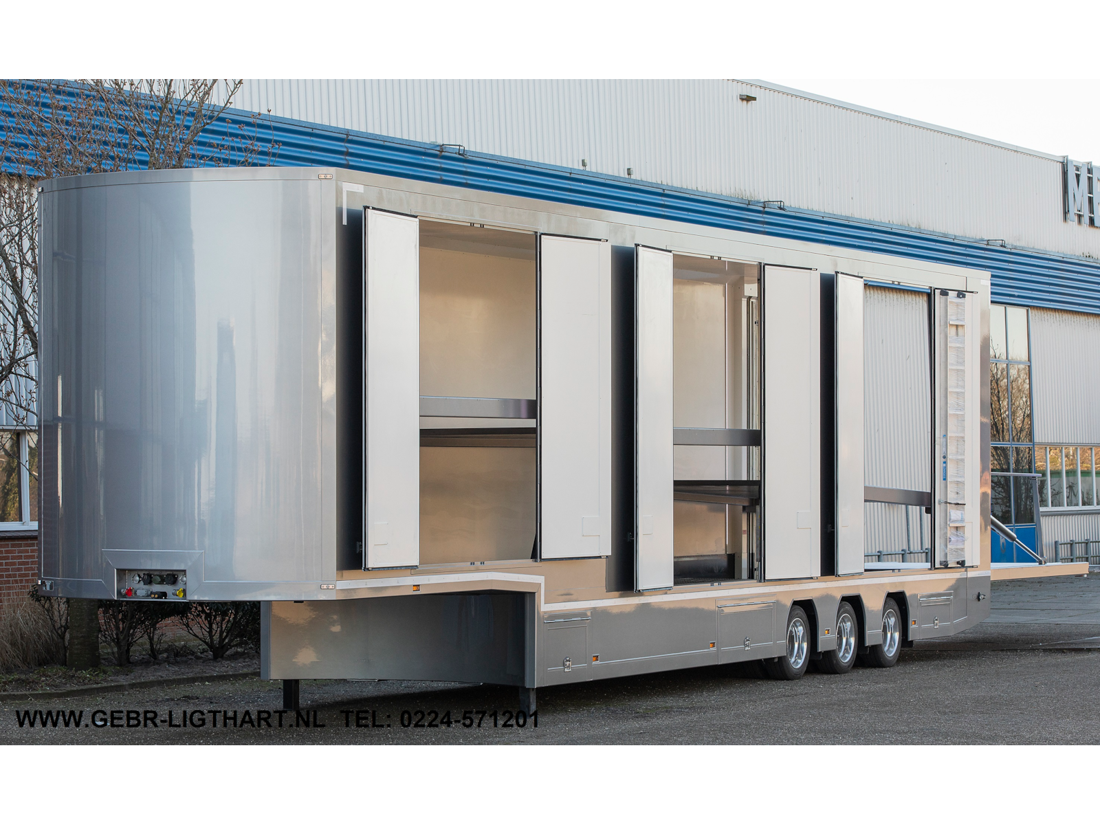 Nieuwe LIGTHART trailer voor gesloten auto transport - Gebr. Ligthart